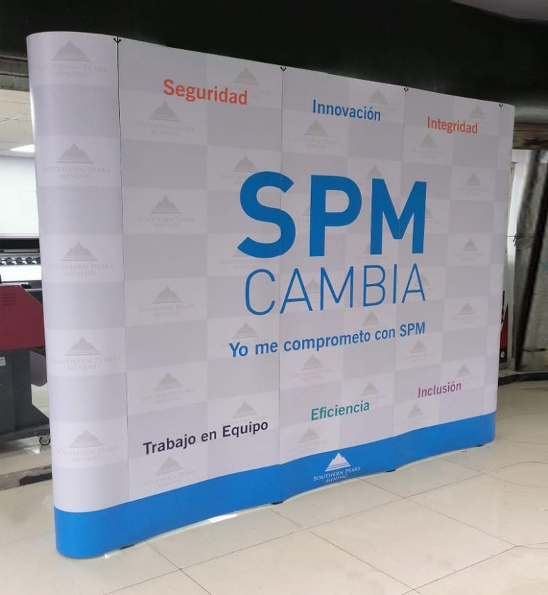 Roll screen Backing curvo modulos pvc - Display Publicitarios